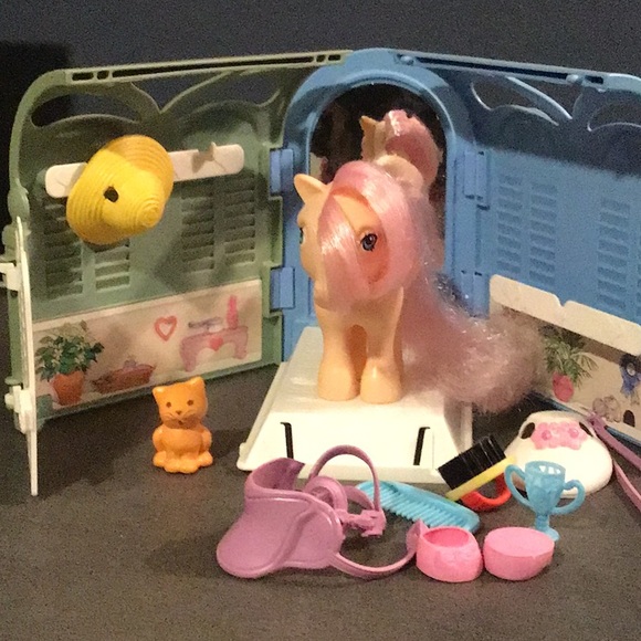 Hasbro | Toys | Pretty Parlor My Little Pony Play Set | Poshmark